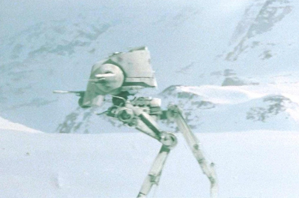 [Star Wars] What is the tactical or mechanical advantage to piloting ...