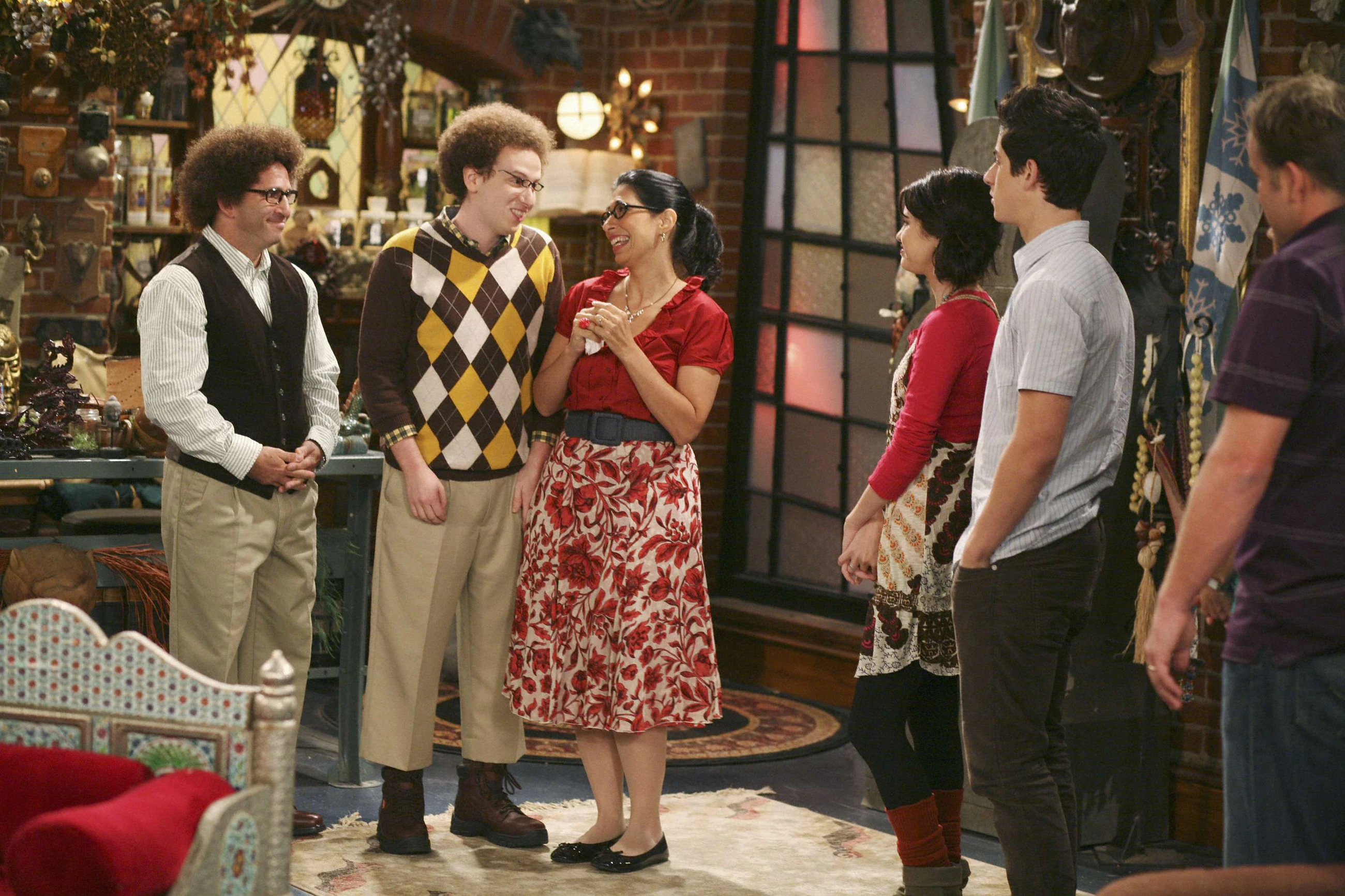 Hugh's Not Normous - Wizards of Waverly Place Wiki